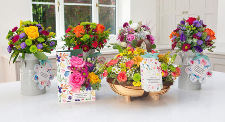 Summer Collection — Flowercard - Sending floral hugs